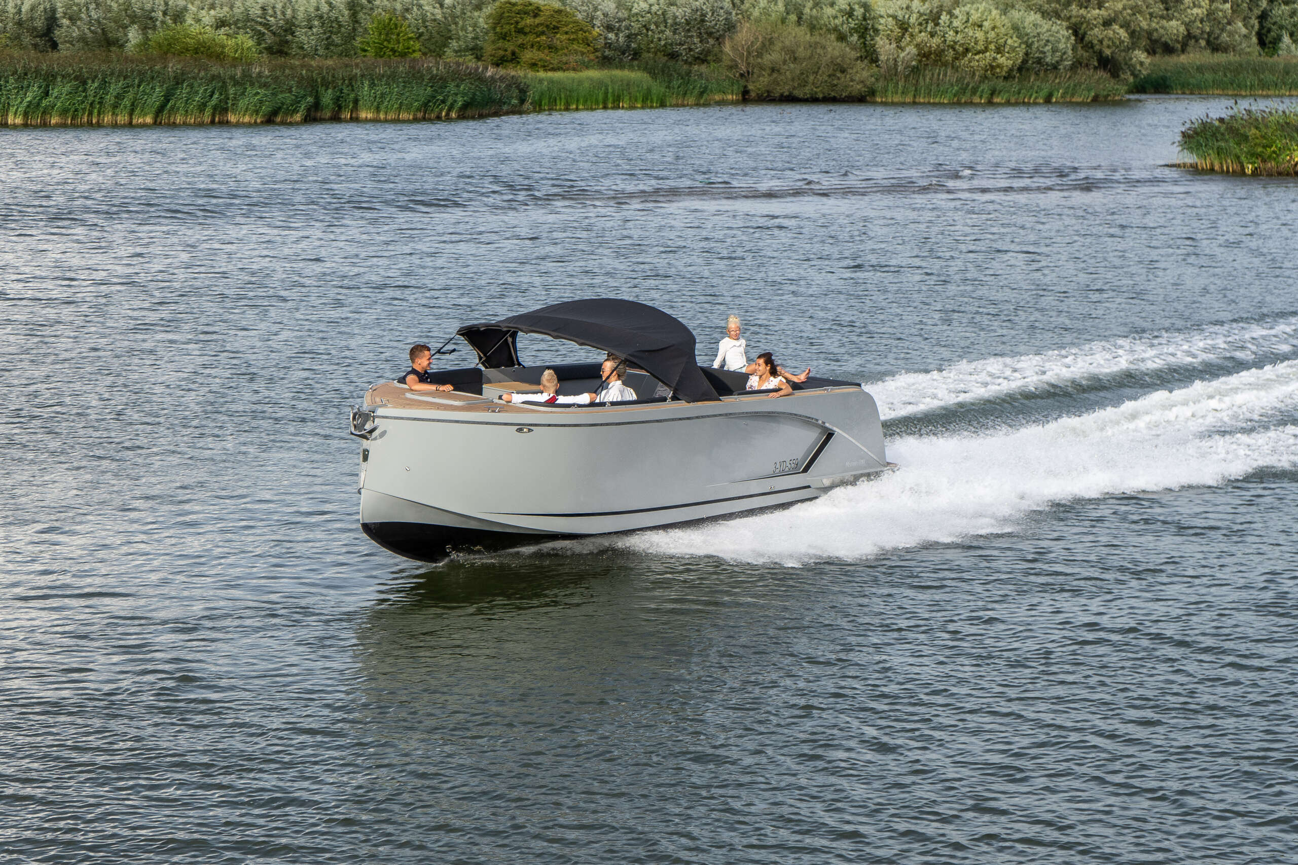 Maxima 840 - MaximaBoats USA